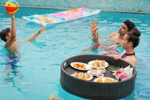 2 piscinas exteriores 