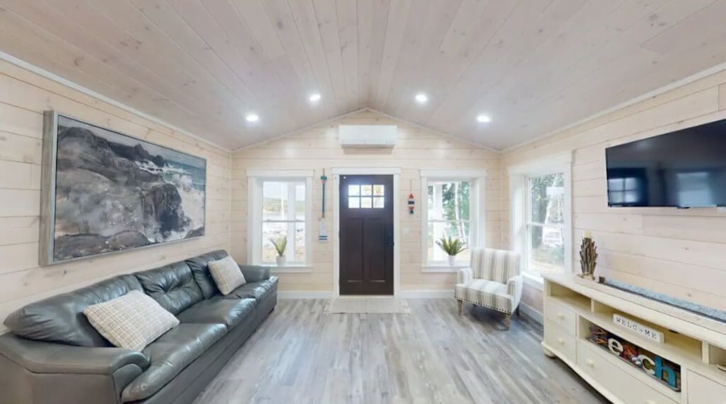 Harbor View Cottage - Unit A - Swan Lake State Park, Swanville