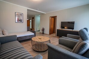 Apartamento Superior | Casa de banho | Um polibã, um chuveiro fixo, um secador de cabelo 