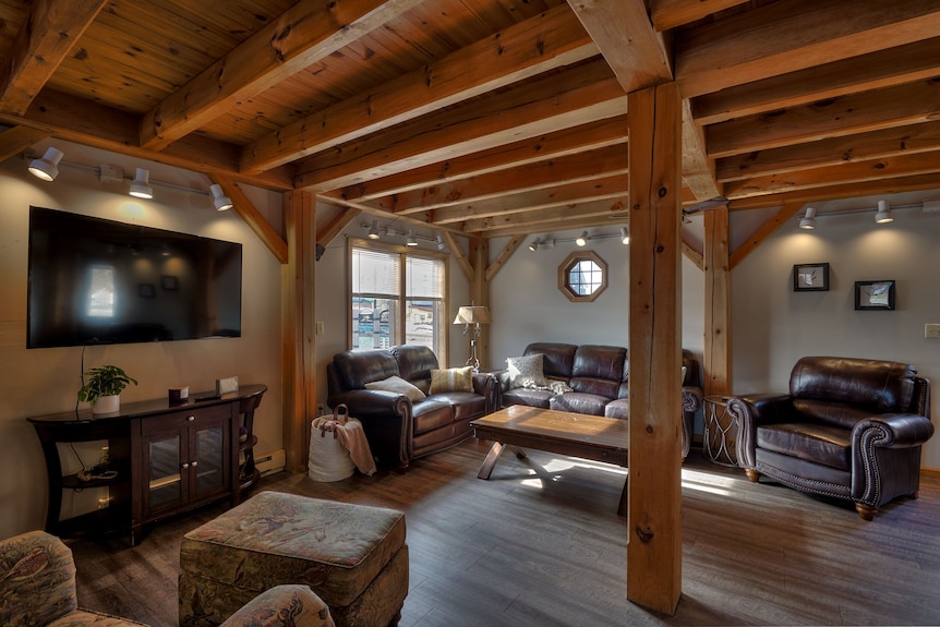 Water Street Cabin! Waterfront 2 Bedroom, 1.5 Bath, Sleeps 8 - Wyalusing State Park, Bagley