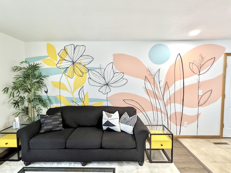 The Toucan: Dreamy 2 Bed Home Near Arts District - Joplin, MO