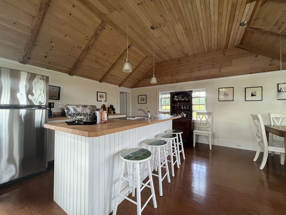 Charming Honeymoon Cottage on 18-acre Wooster Farm owned by Frank ...