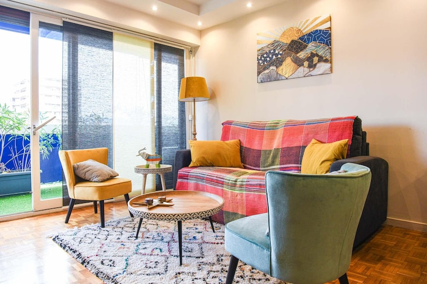 Grand Appartement Avec Balcon Et Parking - ibis Marseille Timone