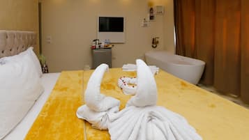 Quarto casal ou duplo conforto | Quartos à prova de som, Wi-Fi de cortesia, roupa de cama