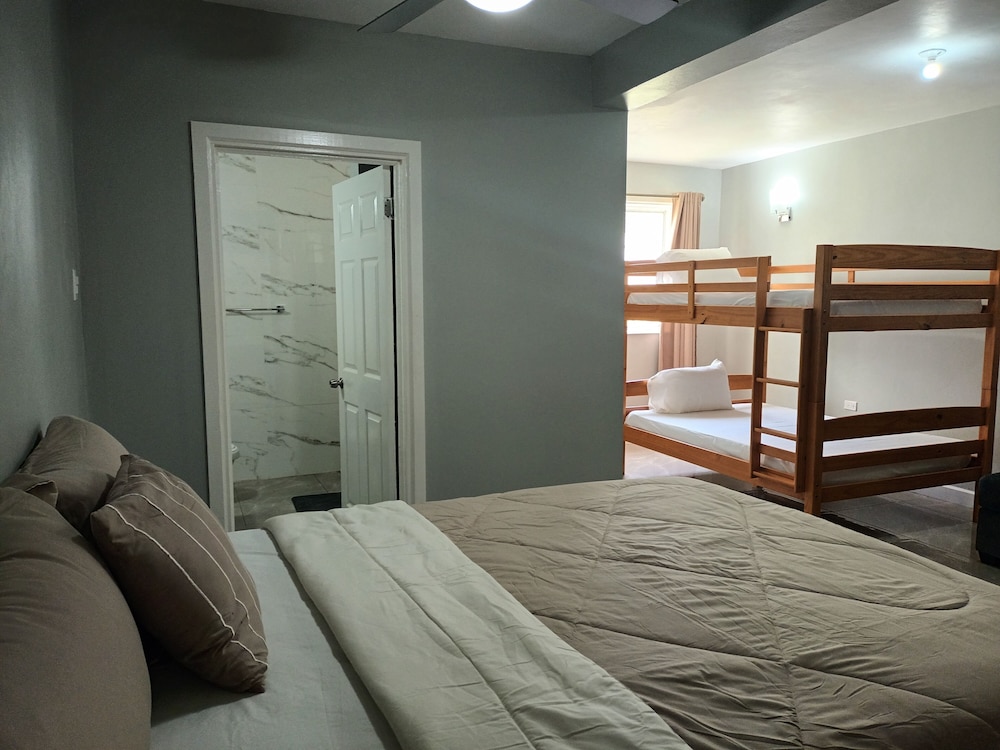 Large Family 2 Bedroom 2 Bathroom Apartment In Ironshore. Kitchen. Pool, Lounge - Montego Bay