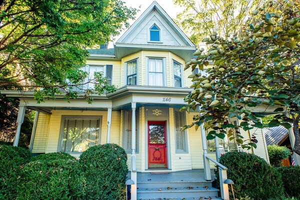 Washington Street Quarters - Lewisburg, WV