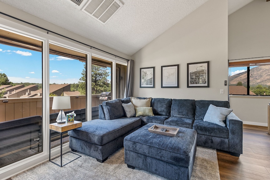 \Nstunning Mnt. View Condo - Central, Sleeps 4, A/c! - Flagstaff