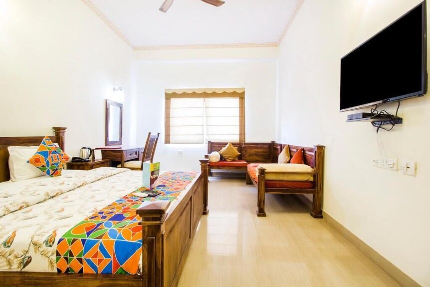 Deluxe Double Room #5/ W Breakfast - Jaipur
