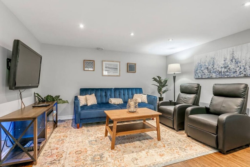 Lakeside Retreat Near Toronto - Centennial Park