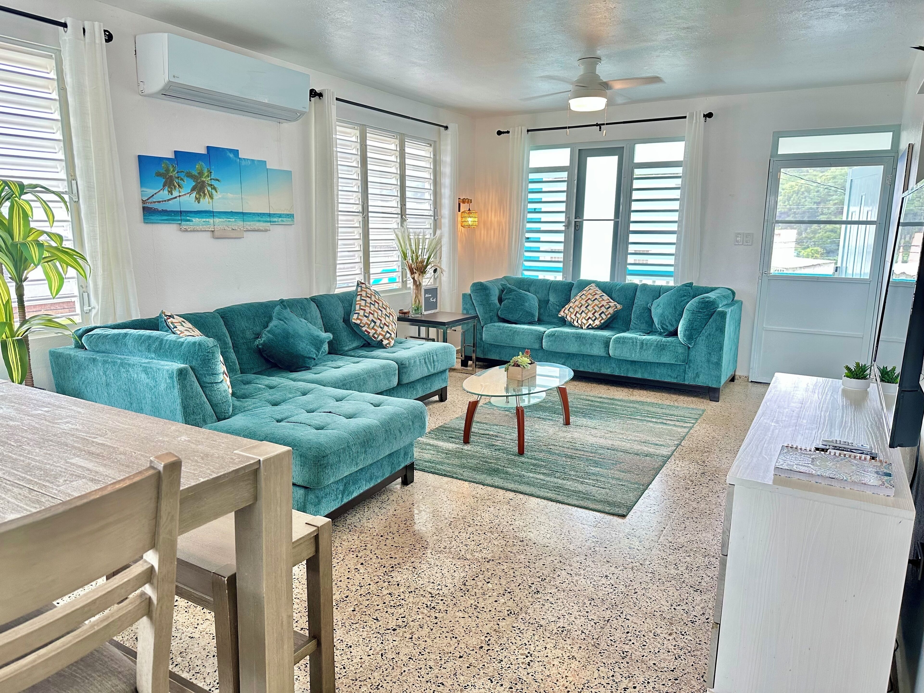 Huge Home Renovated 7 Bdr, 5 Bath 2 Pools 2 Kitchens 2 Living Rooms Best Beaches - Isabela