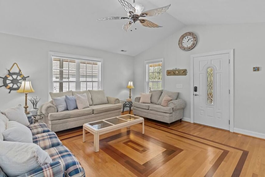 5min To Attractions, Shops & Beach And Yard Games - Oak Island, NC