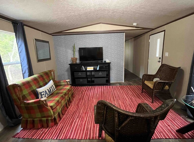 The Cottage At Blackberry Hill Is Located On A Quiet Country Homestead. - Oklahoma