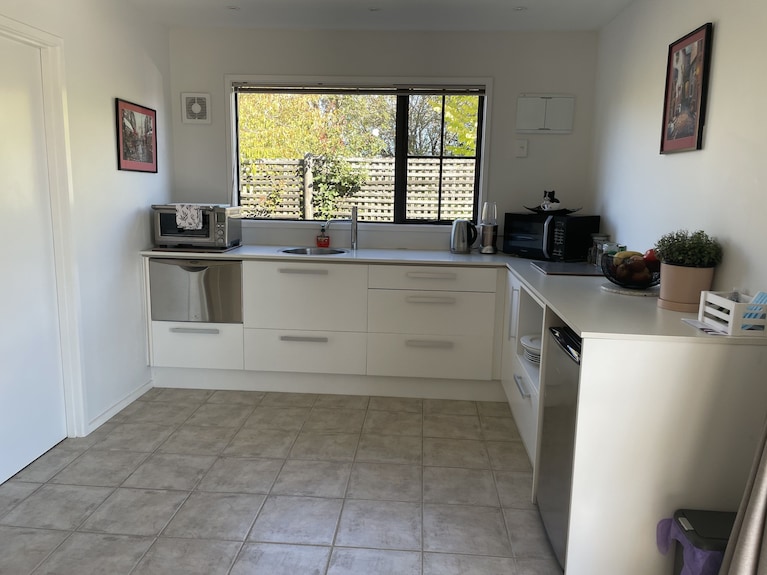 Cosy Little Getaway With Amazing Hot Tub And Wineries On Your Doorstep - West Coast