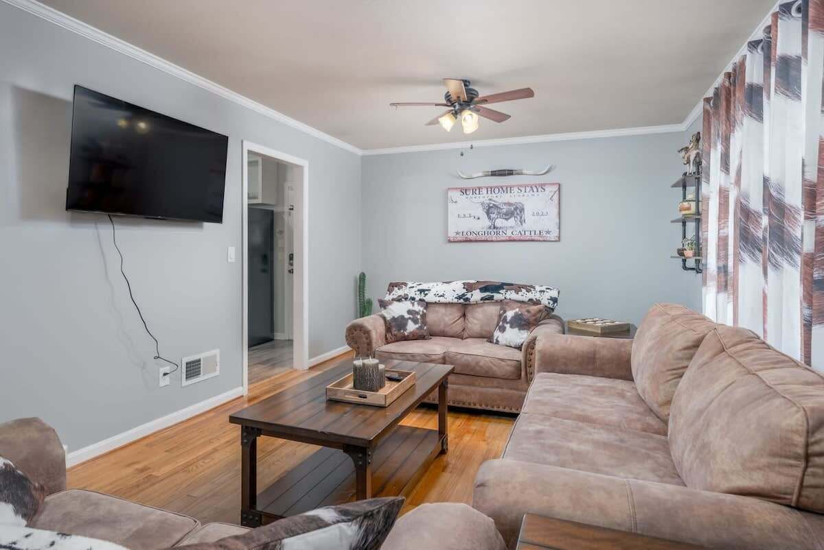 Touchdown Ranch | Near Stadium, Private Yard - Tuscaloosa, AL