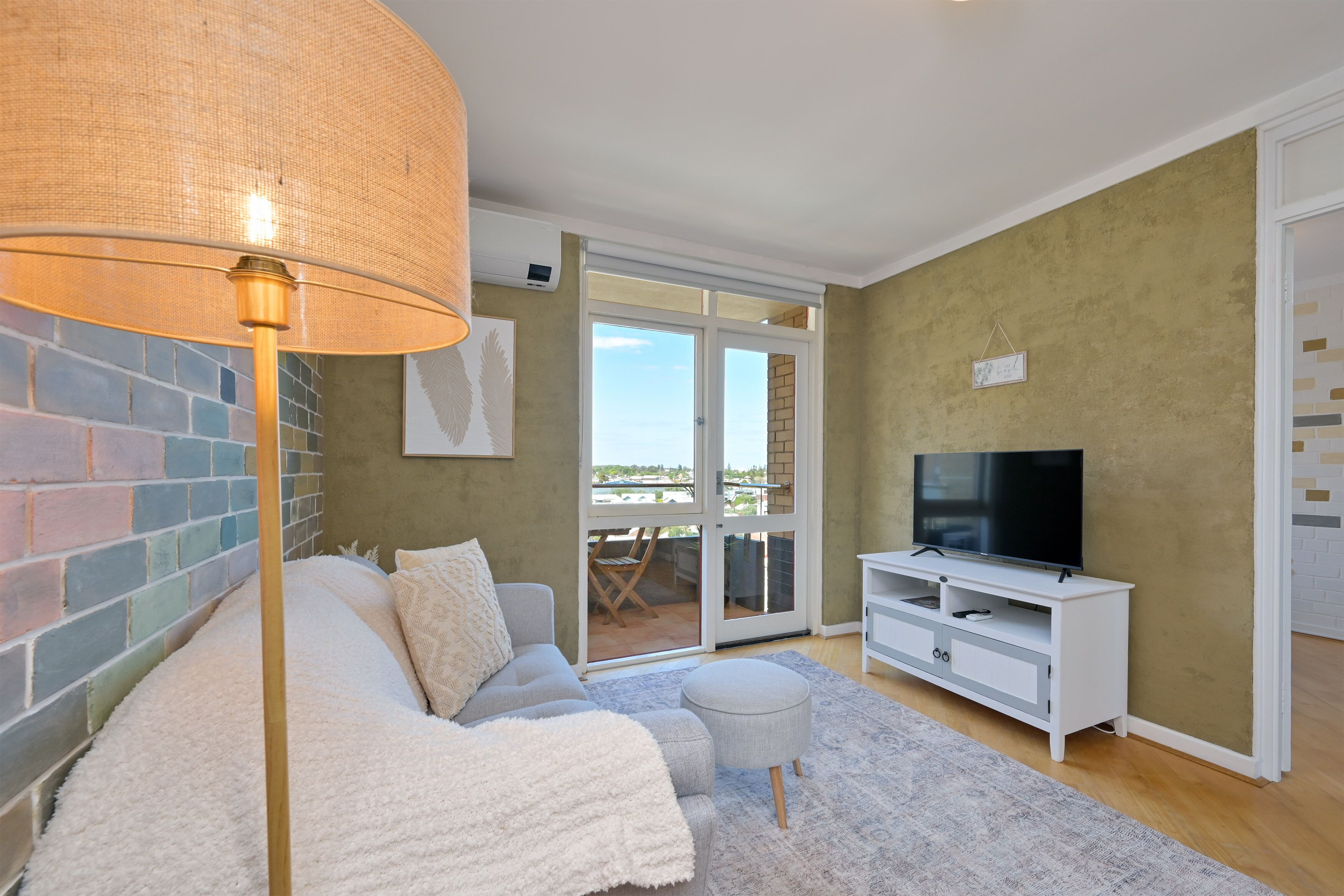 Right On The Doorstep Of Both Central Fremantle And The Famous Wray Avenue Precinct - Fremantle