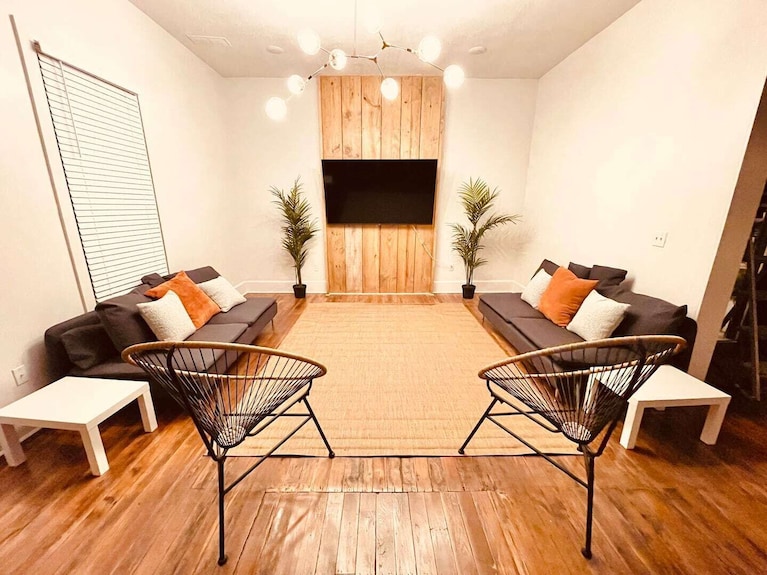 Modern Scandinavian Bungalow Hot Tub 6 Bed 3 Bath - アトランタ