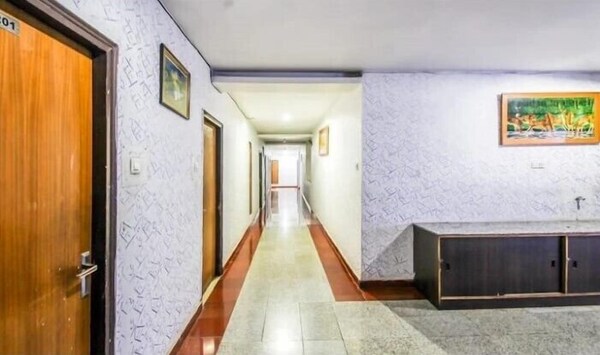 Monarch Inn - Lucknow