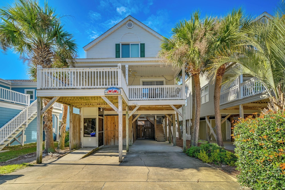 Walk To Ocean: Surfside Beach Gem W/ Private Pool - South Carolina