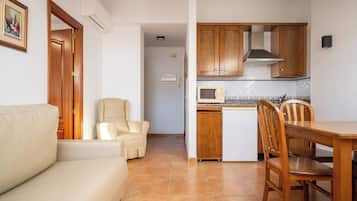 Apartamento | Sala | Televisor de ecrã plano de 22 polegadas com canais digitais