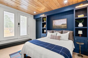 Suite Familiar, várias camas, frigorífico e micro-ondas, junto ao pátio | Secretária adequada para computadores portáteis, Wi-fi grátis