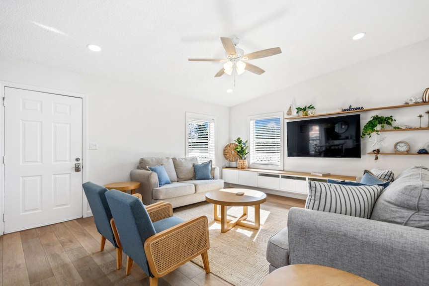 Beach Boutique - Sunset Suite Unit 1 - Indian Rocks Beach
