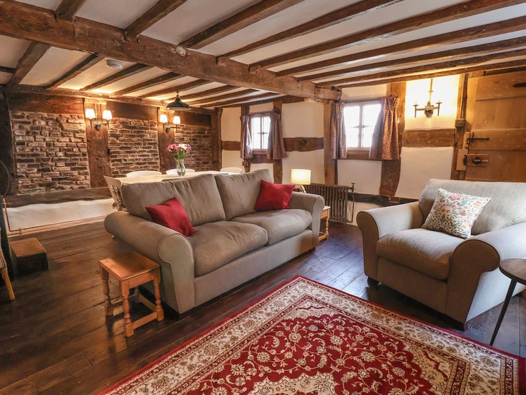 18 Church Street, Pet Friendly, With Open Fire In Llangollen - Llangollen