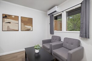 Roupas de cama premium, Wi-Fi de cortesia, roupa de cama