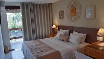 Quarto Standard, 1 cama de casal | Minibar, cofre no quarto, Wi-fi grátis, roupa de cama fornecida