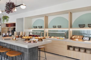 Café da manhã continental grátis todos os dias