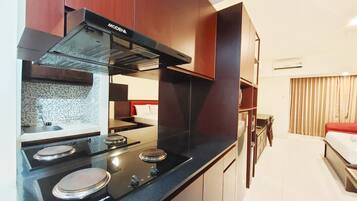 Estúdio | Cozinha privada | Um frigorífico/congelador grande, uma placa de cozinha