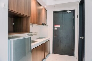 Estúdio | Cozinha privada | Um frigorífico/congelador grande, uma placa de cozinha
