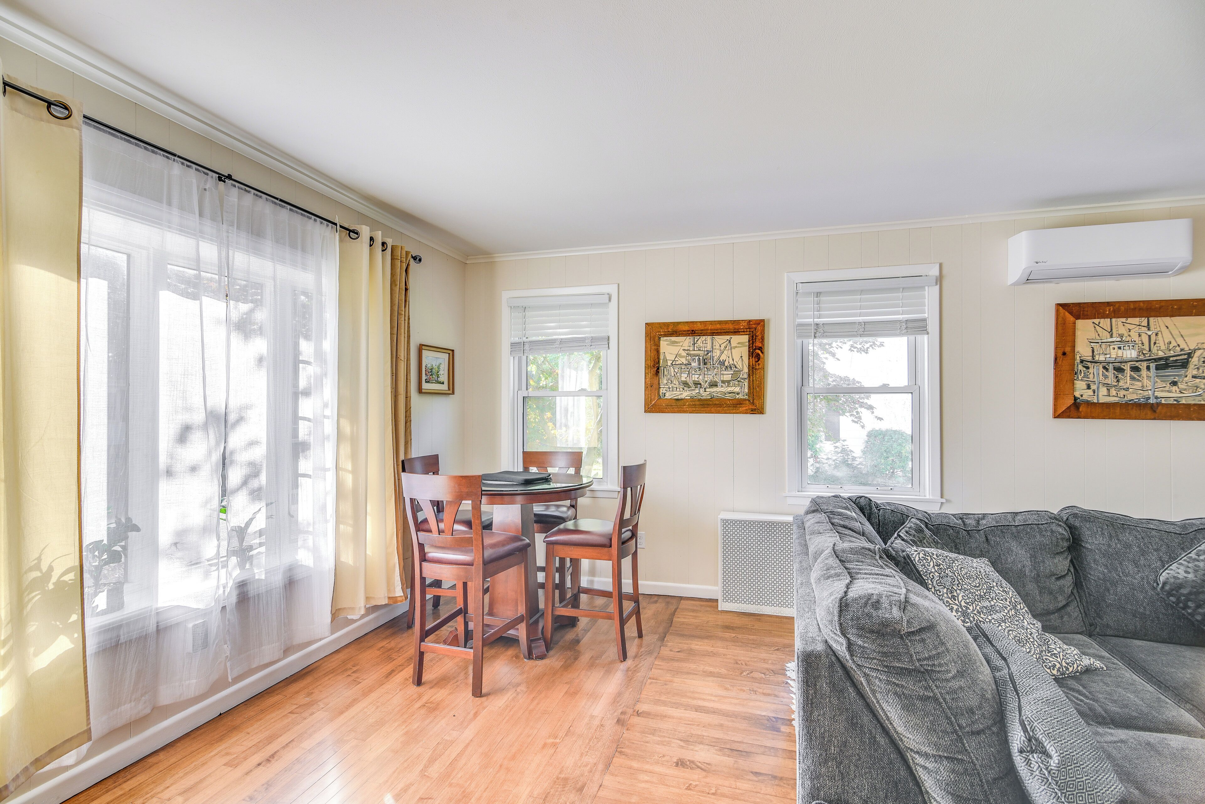 Lovely Westerley Home W/ Yard & Grill! - Watch Hill, RI