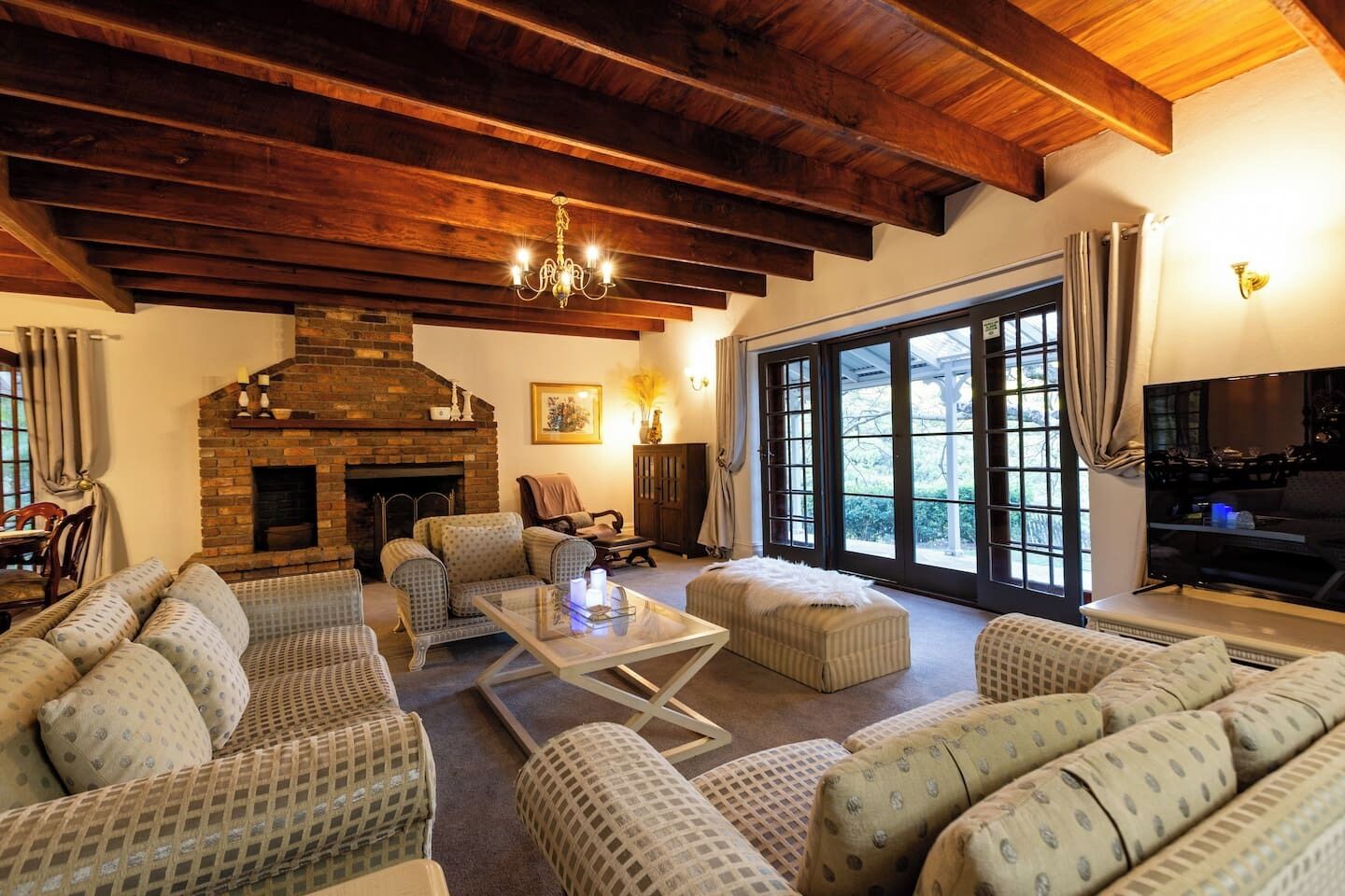 Grande Eden Estate Main House - Private Peaceful - Saltwater Pool Infrared Sauna - Kingscliff