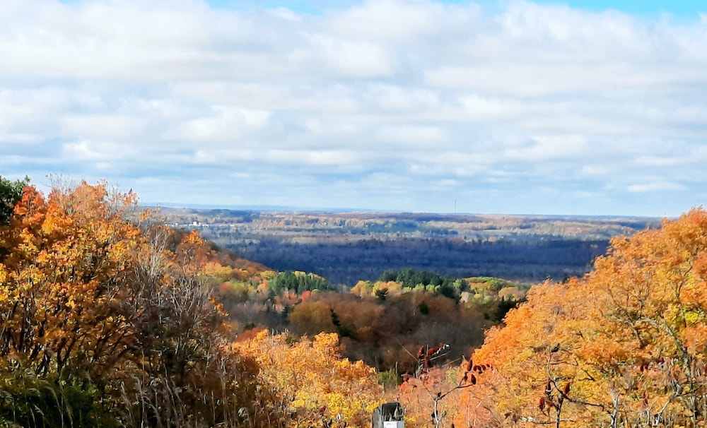 Margarita Vacation Getaway - Horseshoe Valley, ON