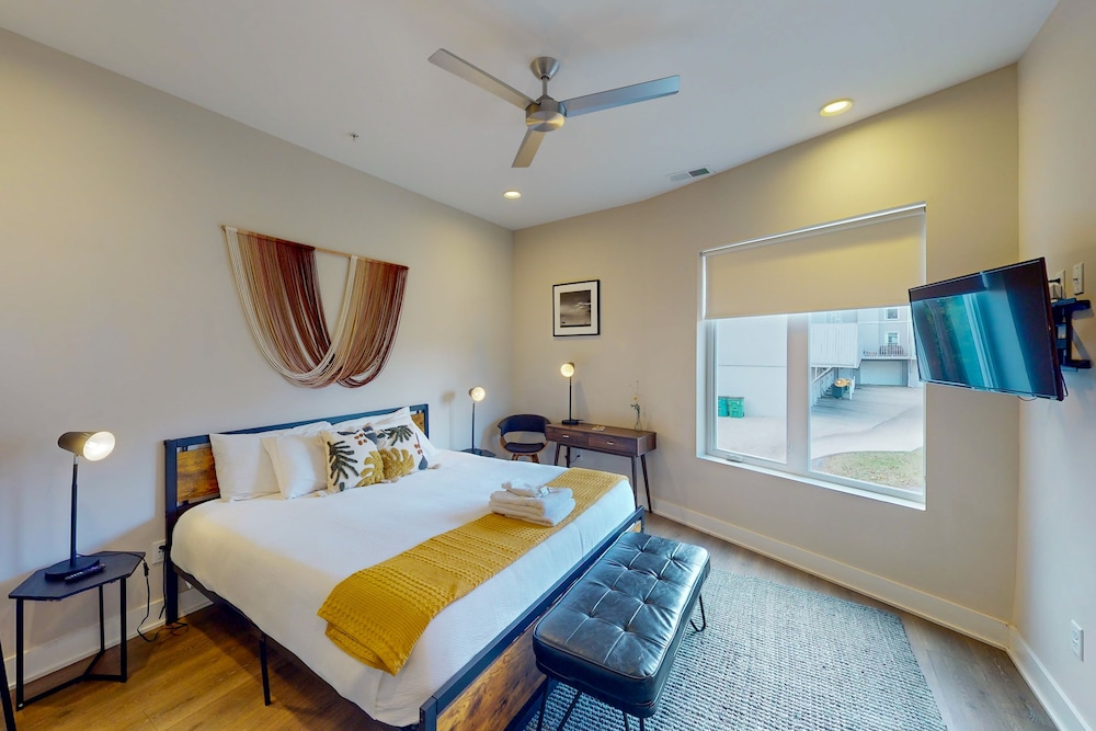Modern Aparthotel In Downtown Nashville With Streaming, Full Kitchen, W\/d, & Ac - Nashville, TN