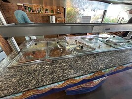 Café da manhã com buffet grátis todos os dias