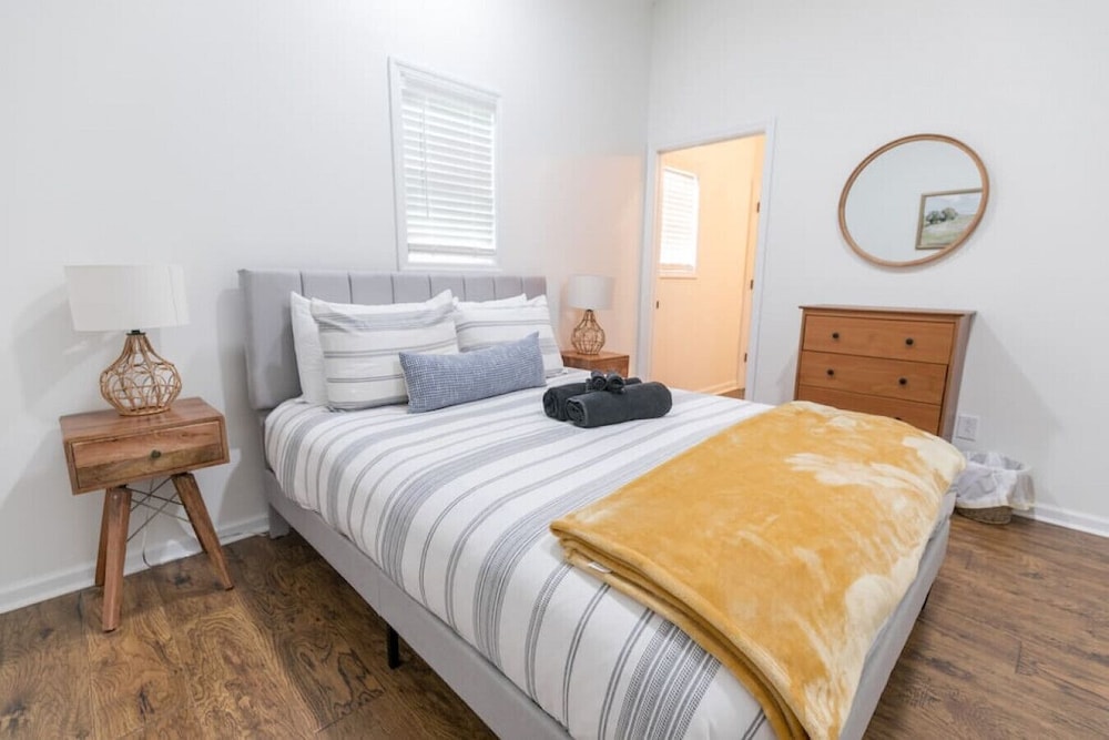 Cottage Near Downtown Columbia! - Columbia, TN