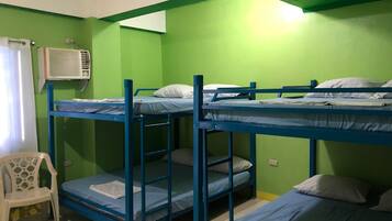 Quarto família | 6 quartos, escrivaninha, espaço de trabalho para notebook