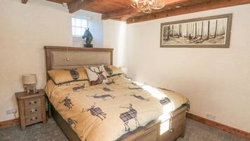 2 quartos, individualmente decorados, individualmente mobiliados