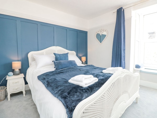 8 Above Town - Dartmouth