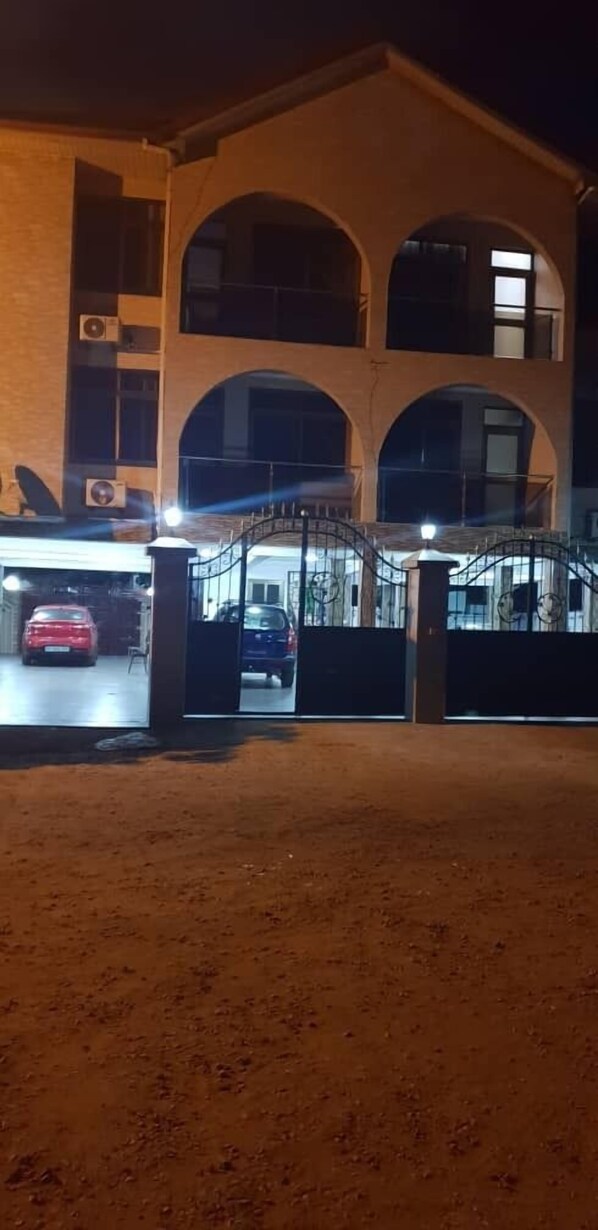 Fachada da propriedade