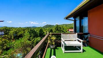 Suite com Varanda e Ofurô de Imersão Pousada Solar dos Lírios | Terrenos do alojamento