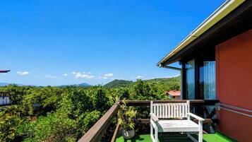 Suite com Varanda e Ofurô de Imersão Pousada Solar dos Lírios | Terrenos do alojamento