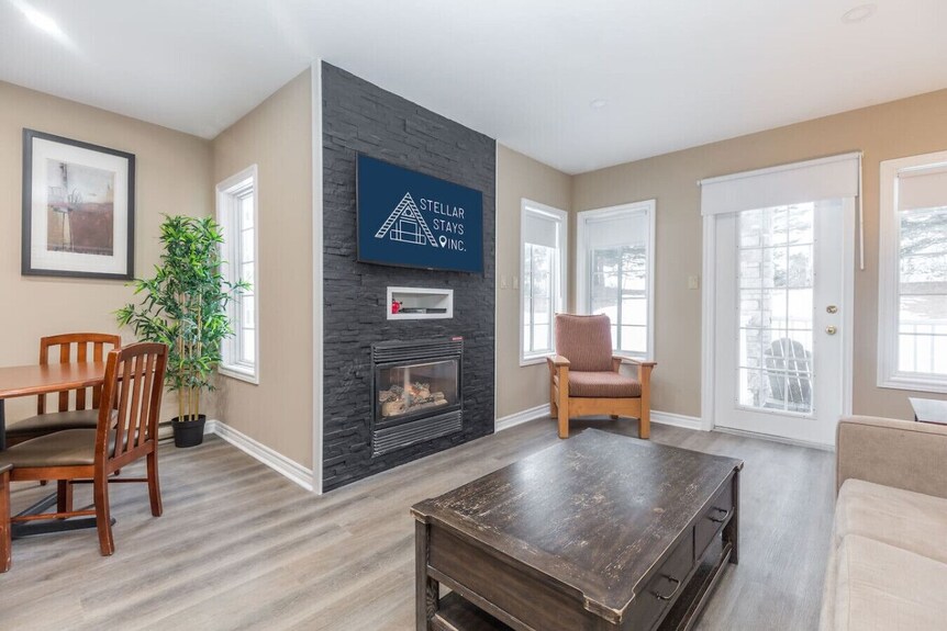 Pet Friendly, 2 King Beds, Gym, Pool - Horseshoe Valley