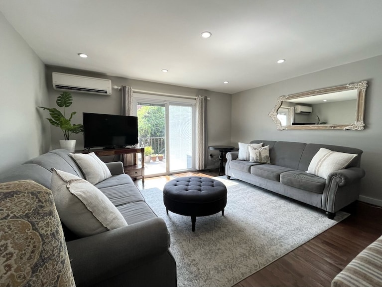 Short Train Ride To U.s. Open And Citi Field - New York City