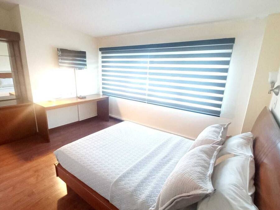 Quarto casal standard | Escrivaninha, ferros/tábuas de passar roupa, Wi-Fi de cortesia