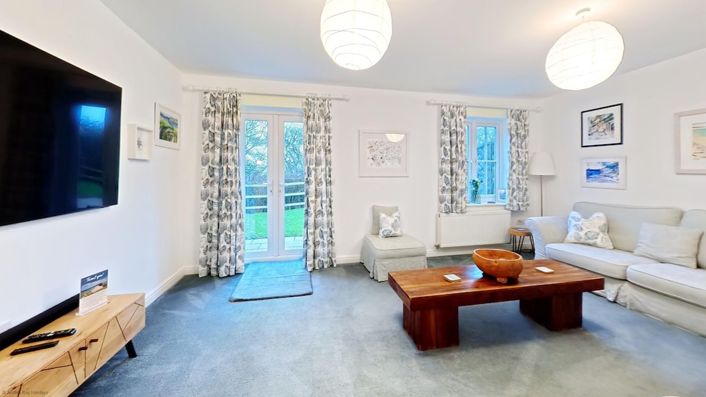 Stunning Coastal Cottage - Sleeping 6 In 3 Bedrooms - Pool And Beach Access Included. - 잉글랜드