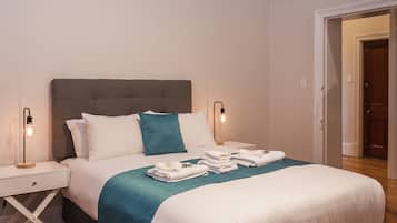 Quarto casal família | Wi-Fi de cortesia, roupa de cama