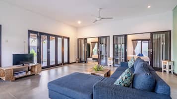 Villa, 3 quartos, piscina privativa | Televisão