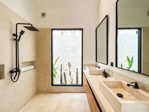 Vila, 1 quarto | Banheiro | Chuveiro, produtos de toalete grátis, secador de cabelo 